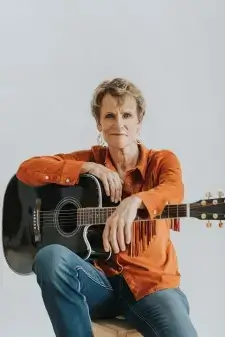 Pickin in the Plaza - Glenwood Caverns